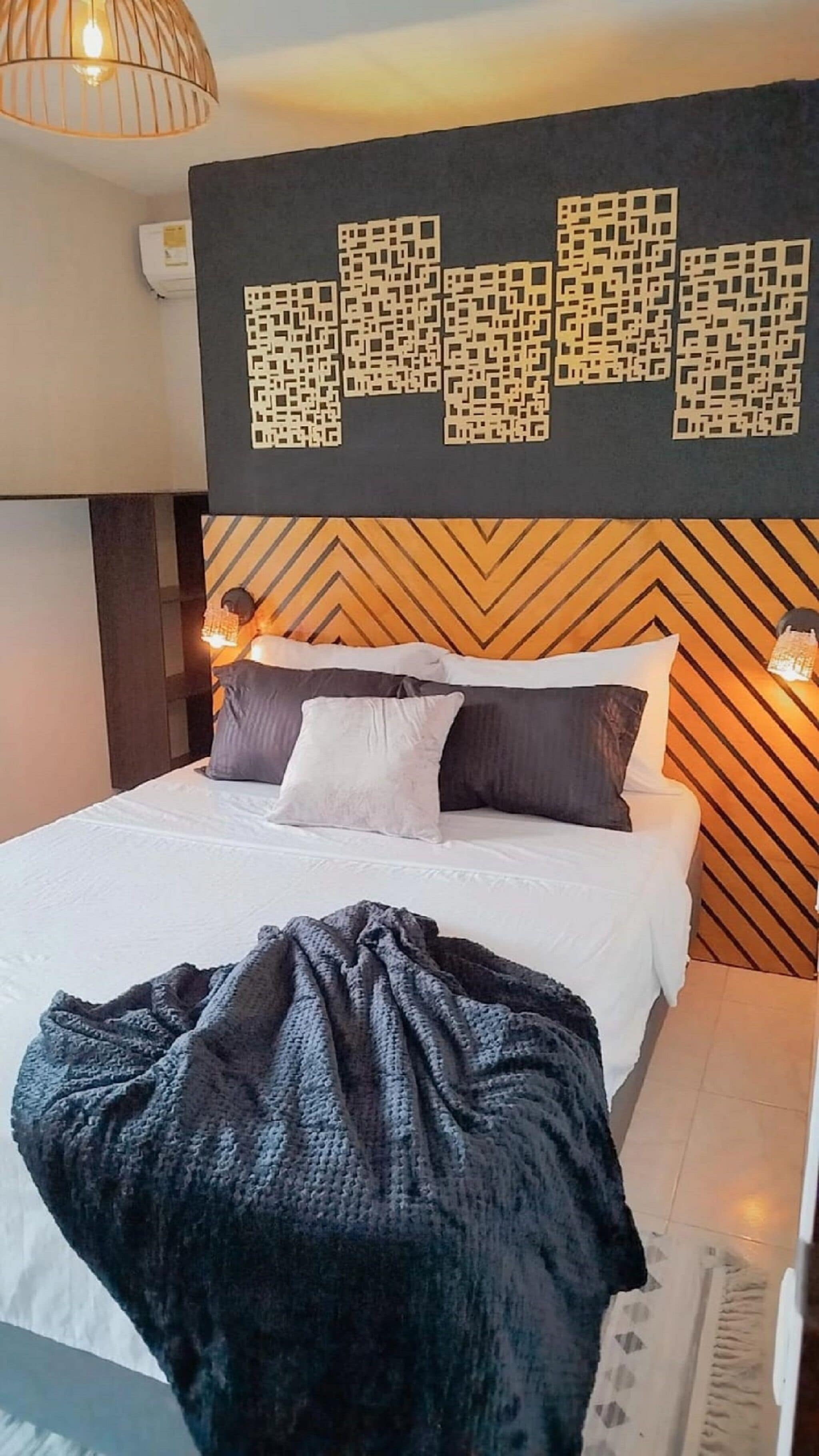 Quarto Duplo Superior, vista para a piscina | Ferro/tábua de engomar, Wi-fi grátis, roupa de cama fornecida 