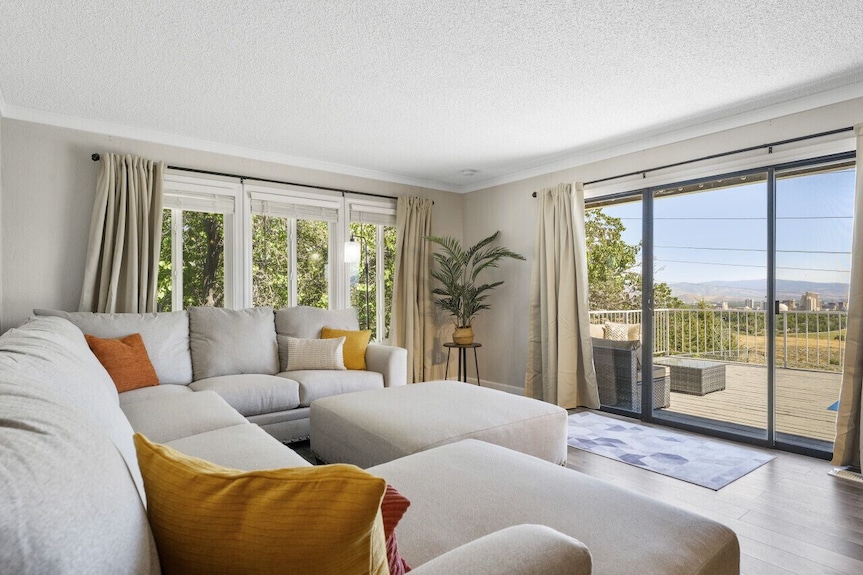 Hill House Hot Tub Views & Bbqs Close To Downtown - Reno