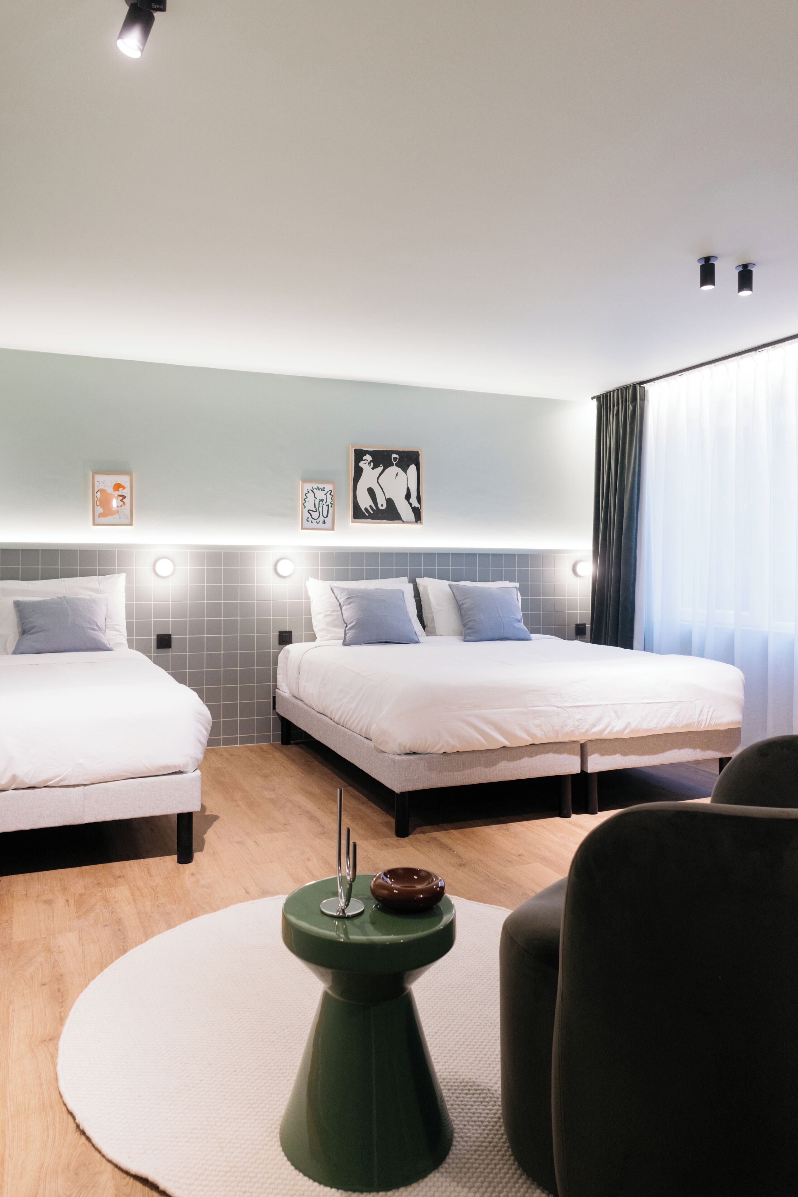 Quarto família | Roupas de cama antialérgicas, cofres nos quartos, quartos à prova de som