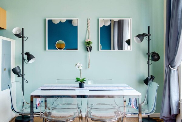 Hip & Vibrant 2 Bedroom Apartment With Parking & Wifi - Chapel Hill, NC