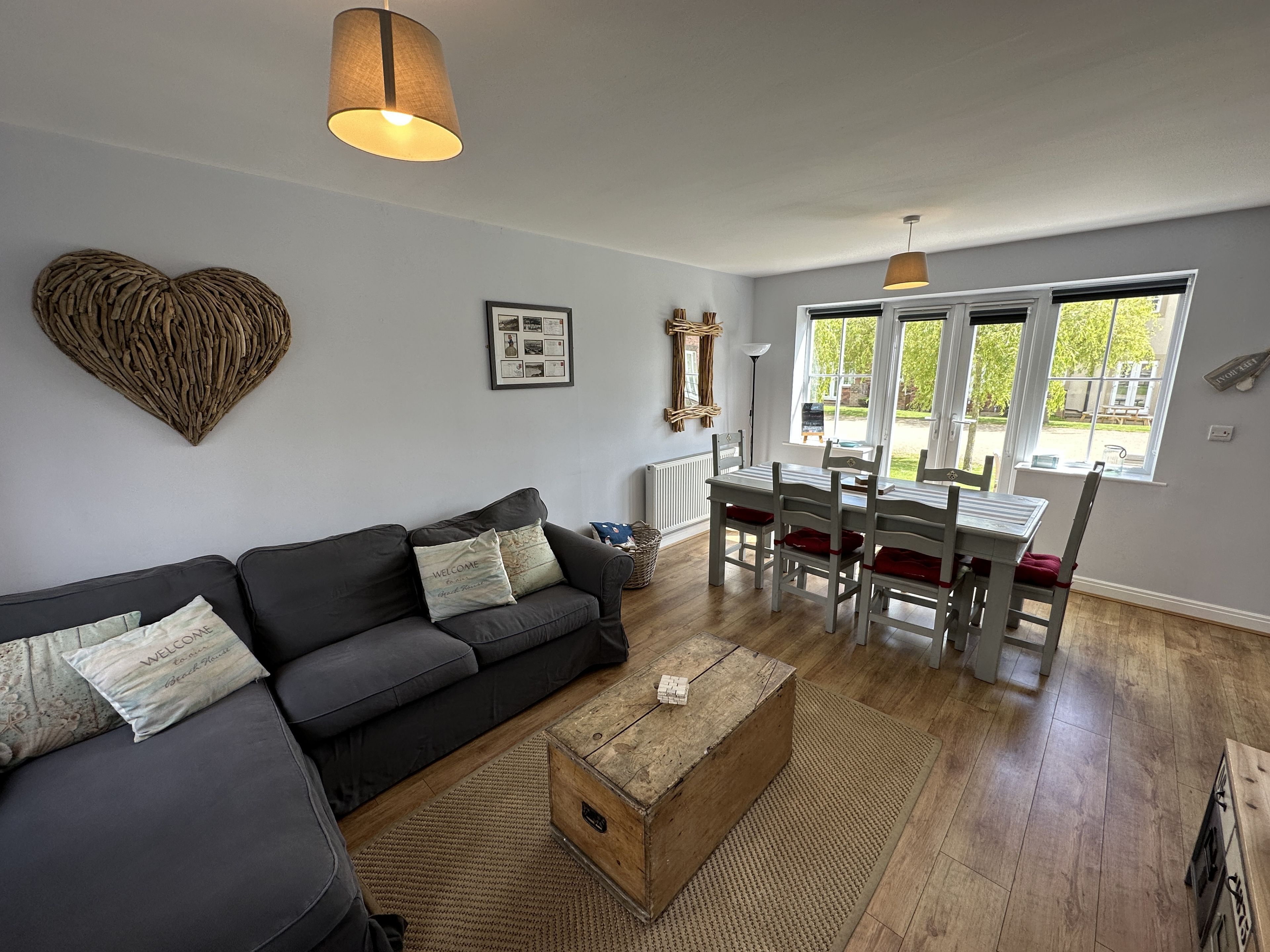 Stunning Coastal Cottage - Sleeping 5 In 2 Bedrooms - Pool And Beach Access Included. - Filey