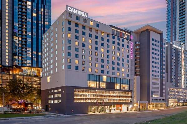 Cambria Hotel Austin Downtown - Austin