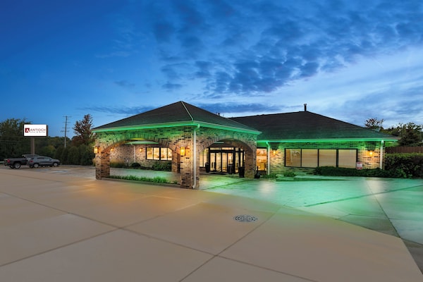 Antioch Hotel & Suites - Antioch, IL