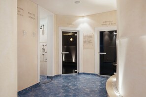 Sauna seca, sauna a vapor