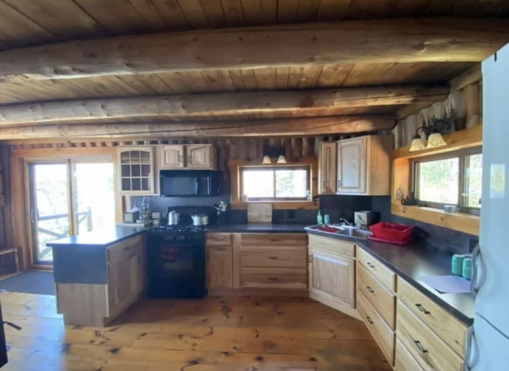 Remote, Off-grid Island Cabin In The Forks. - Maine