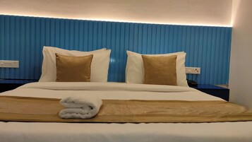 Quarto Deluxe | Cofre no quarto, secretária 