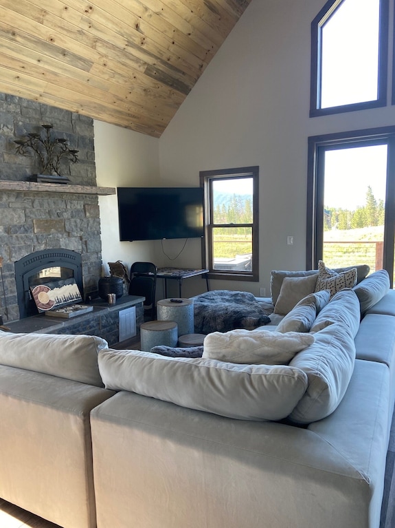 Beautiful Cozy Cabin Located On The Snowmobile Trails In Grand Lake!\n - Colorado