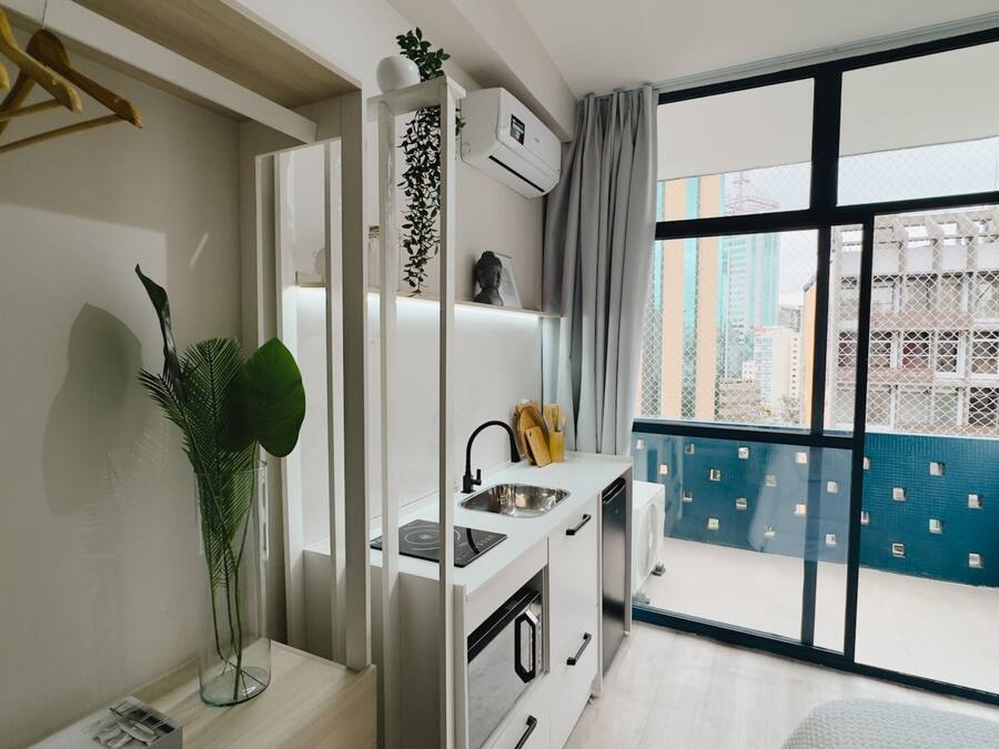 Estúdio luxo (Estudio Luxo) | Cozinha privada | Frigobar, micro-ondas, talheres/pratos/utensílios de cozinha
