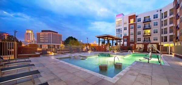 2 Bedroom Apartment With Large Patio, Hammocks - Durham, NC
