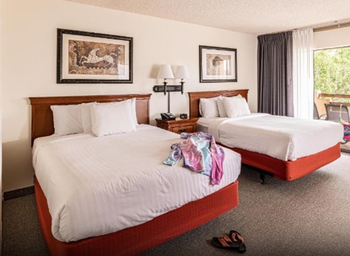 Breathtaking Scenery!: 4 Family Friendly Units! Near Glen Canyon, Onsite Pool - Lake Powell