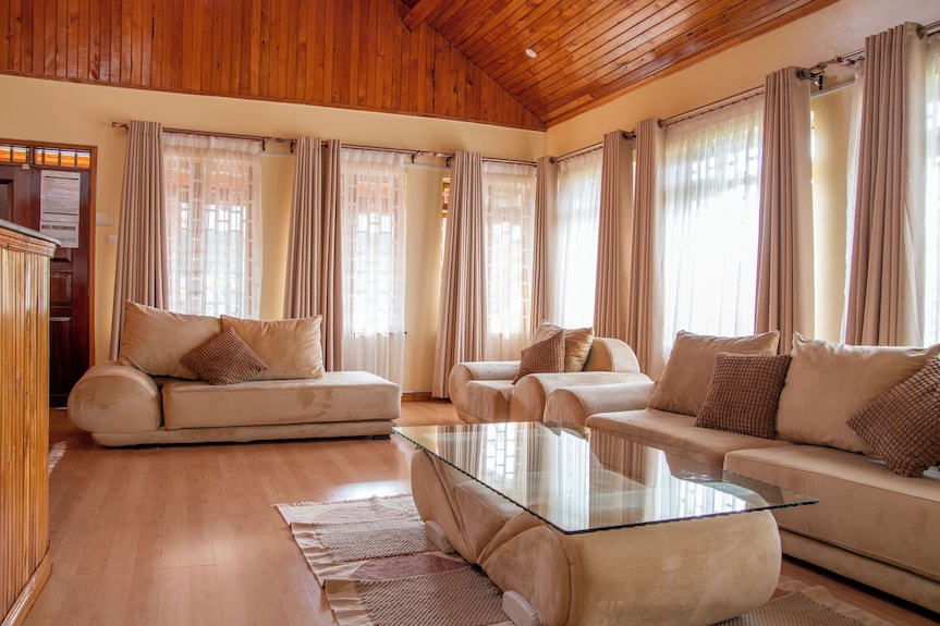 Rustic Cottage With Chimney & Garden Un Bluezone - Nairobi