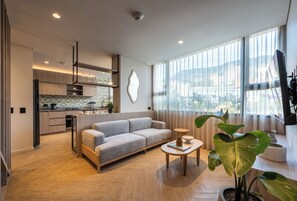 Penthouse de Luxo | Sala de estar | Smart TV de 50 polegadas com canais por cabo 