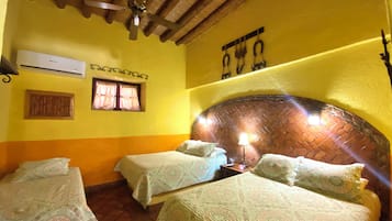 Dormitório Partilhado Familiar | Cortinas/cortinados opacos, ferro/tábua de engomar, Wi-fi grátis