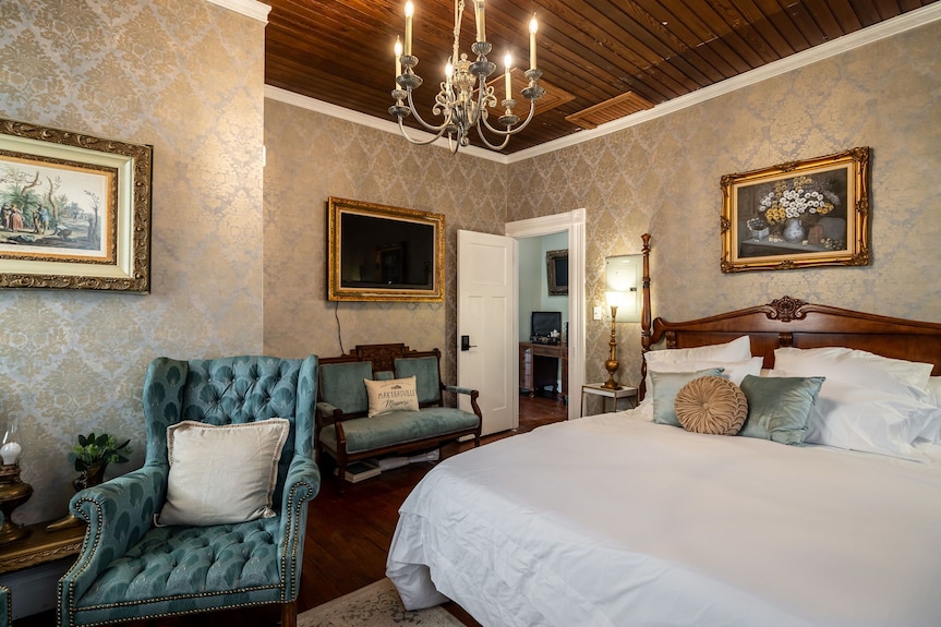 Theoutpostinn Bed&breakfast - The Blue Victorian - Missouri