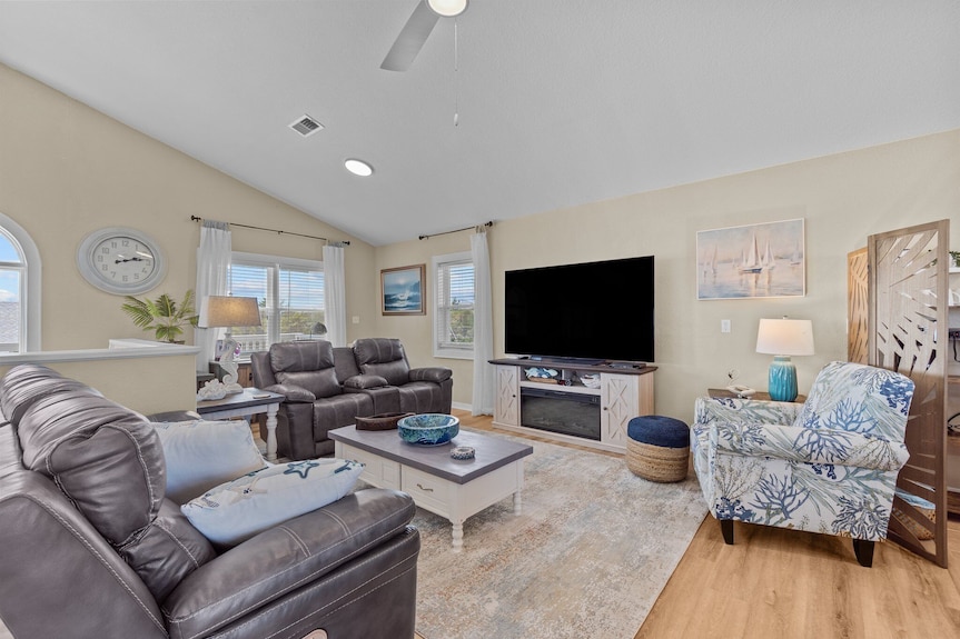 7568- Pink Plamingo, Canalfront 4 Bedroom Pet Friendly Avon Home - Avon, NC