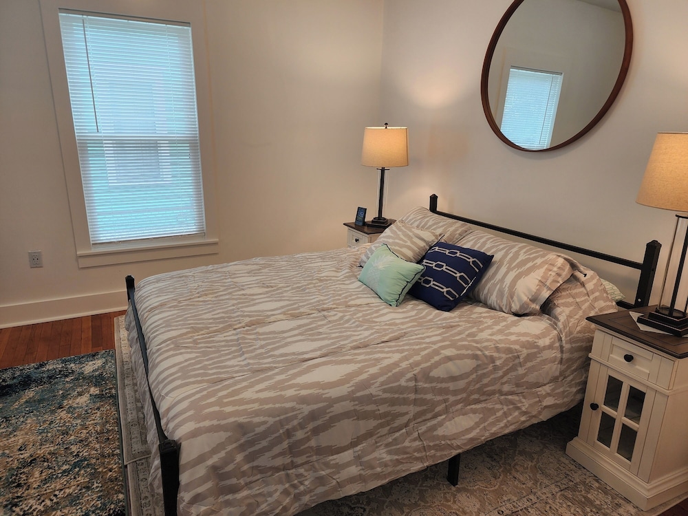 Great For Working Professionals: Medical, Construction, Etc. Lte, Or Mid-term! - Grand Rapids, MI