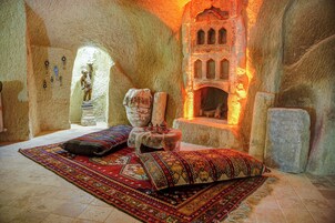 Quarto Duplo Tradicional, 1 cama de casal, não fumadores, lareira | Ferro/tábua de engomar, Wi-fi grátis, roupa de cama fornecida 