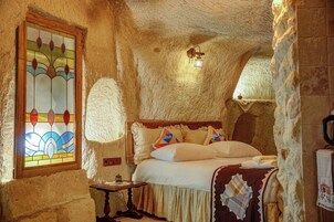 Quarto Duplo Tradicional, 1 cama de casal, não fumadores, lareira | Ferro/tábua de engomar, Wi-fi grátis, roupa de cama fornecida 