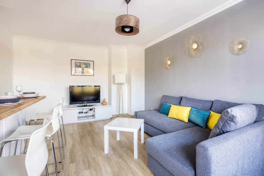 Great 2 Room Apartment In Evry 35 Mins From Paris - Évry