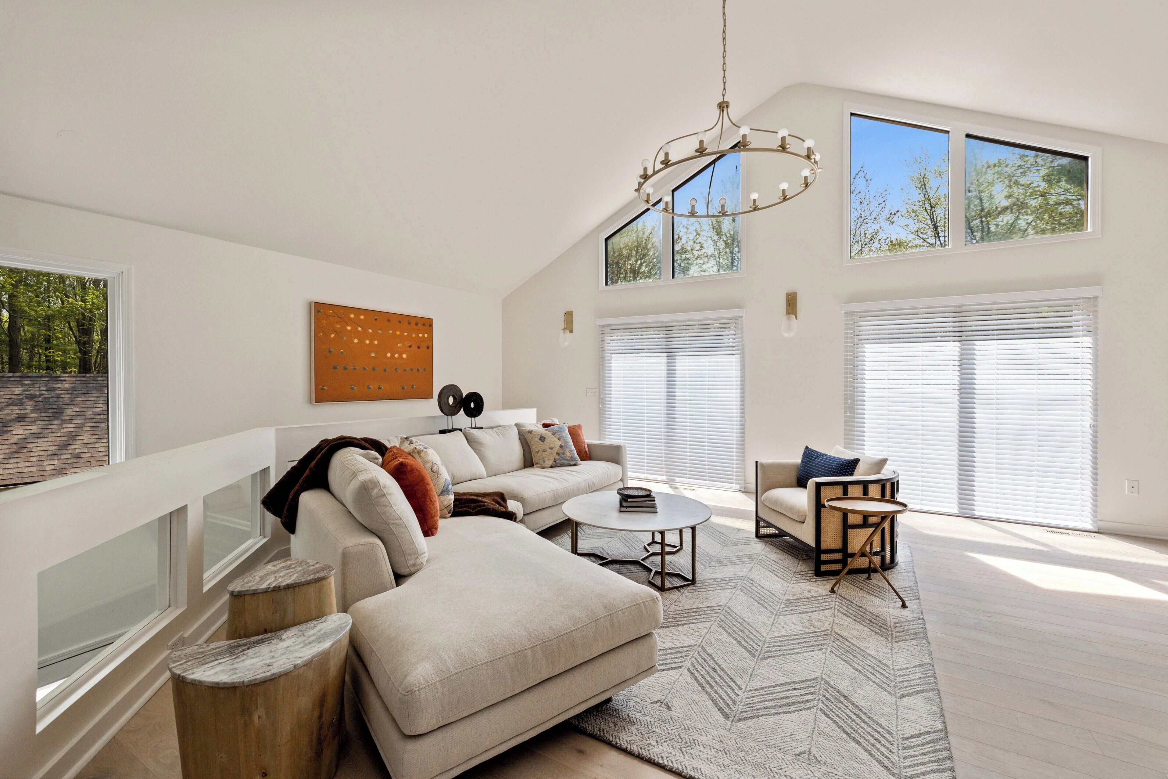 Juniper Presents: Gorgeous Swiss Chalet On Art Coast Of Michigan - Holland, MI