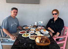Pequeno-almoço completo diário mediante uma taxa