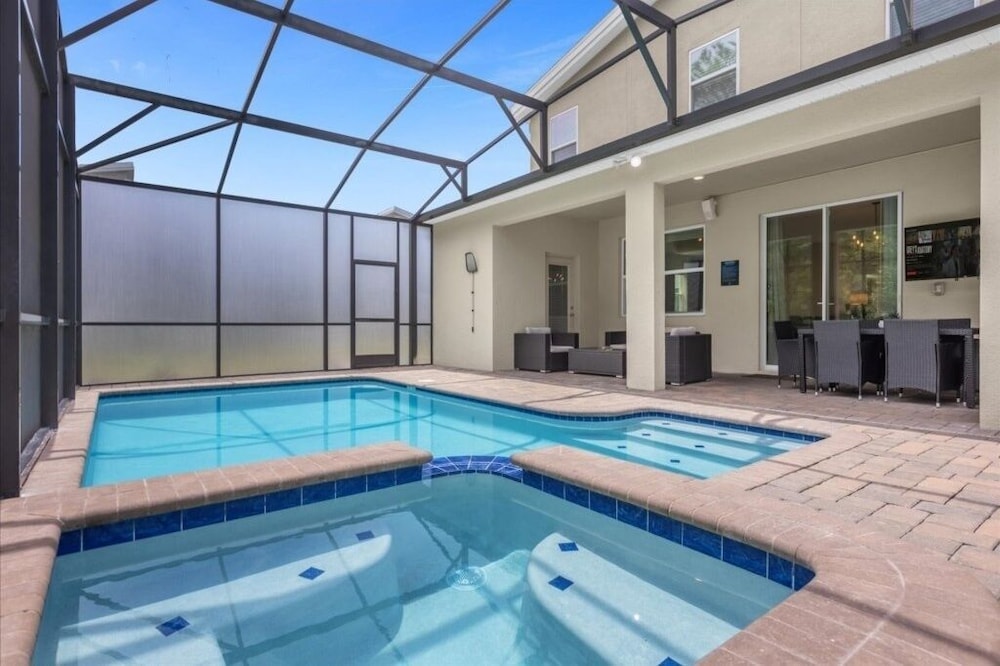 7 Bedrooms Storey Lake Resort Home - Kissimmee, FL