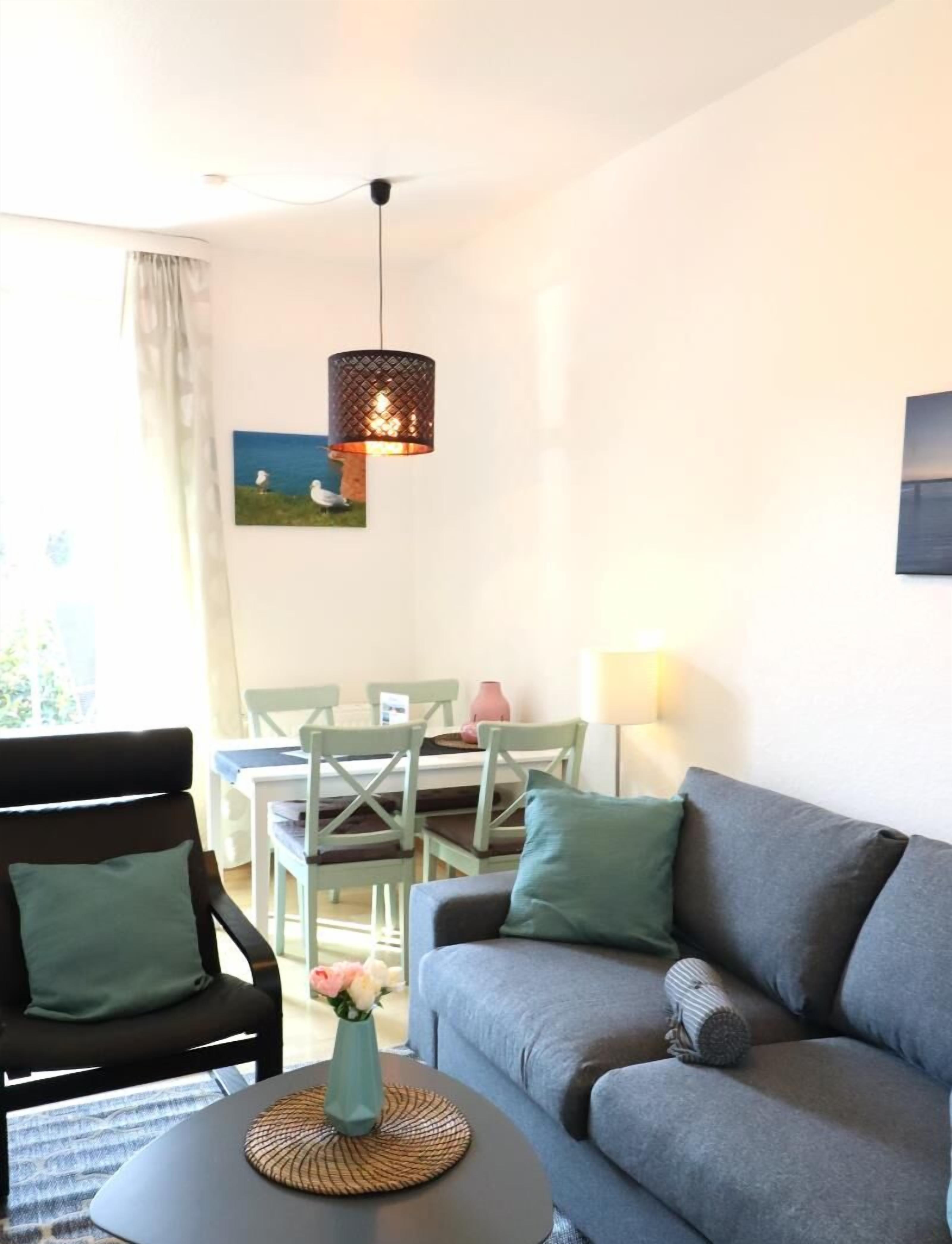 39 Weiße Villa Am Schwanenteich Eg Rechts - Fehmarn