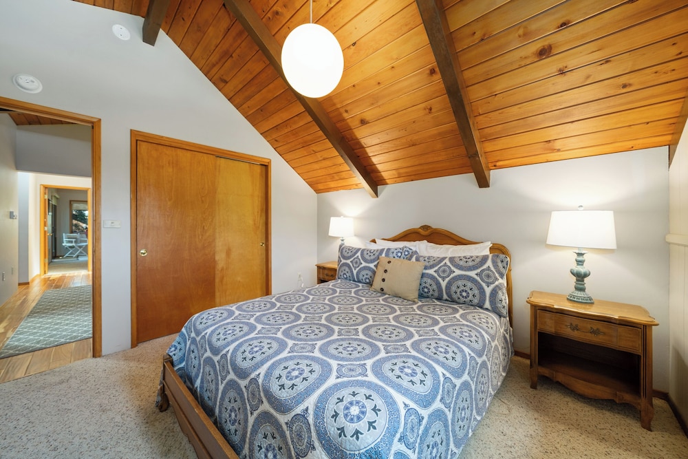 Second Wind Mca#187hot Tub,1/4 Block To Beach Access, Dogs Ok, Gas Fireplace - Manzanita
