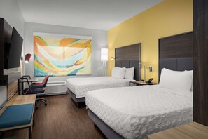 Quarto, 2 camas queen-size | Secretária, cortinas/cortinados opacos, Wi-fi grátis 