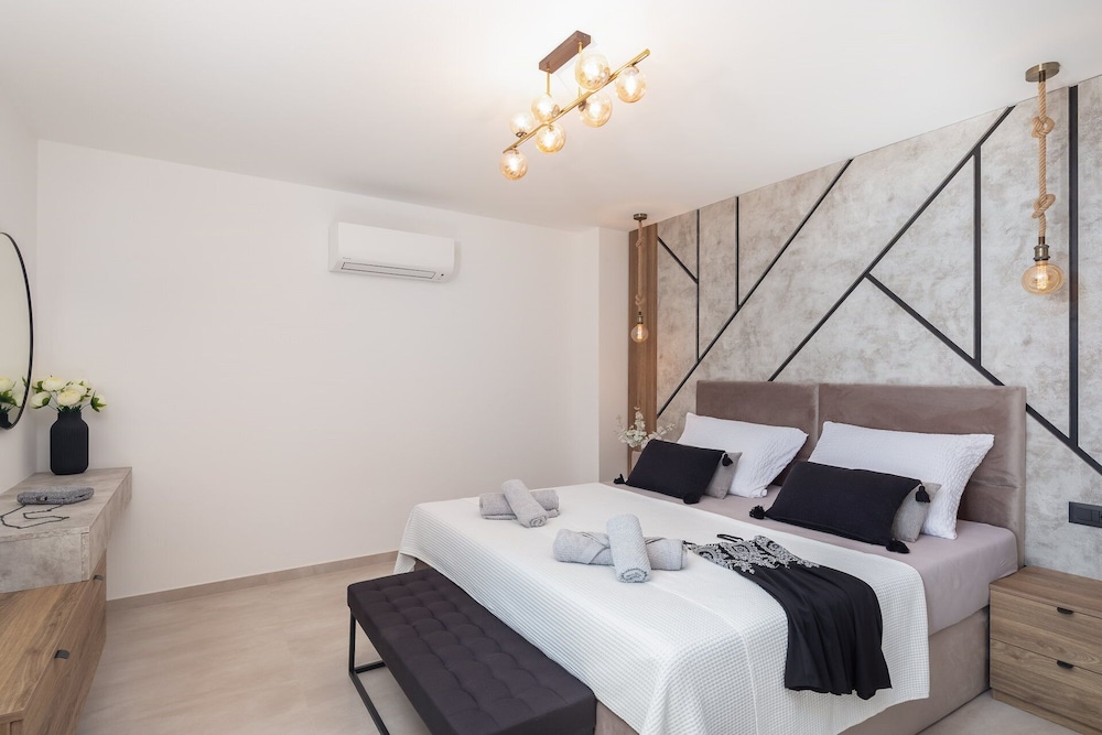 Luxury Villa De Mar With Pool - Okrug Gornji