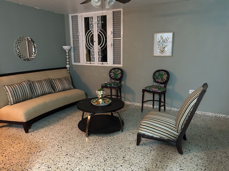 Mountainous Mansion - Barceloneta