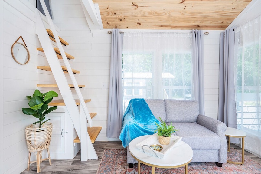 King Bed Romantic Tiny House + Outdoor Games + Minutes To Lake Guntersville - Alabama