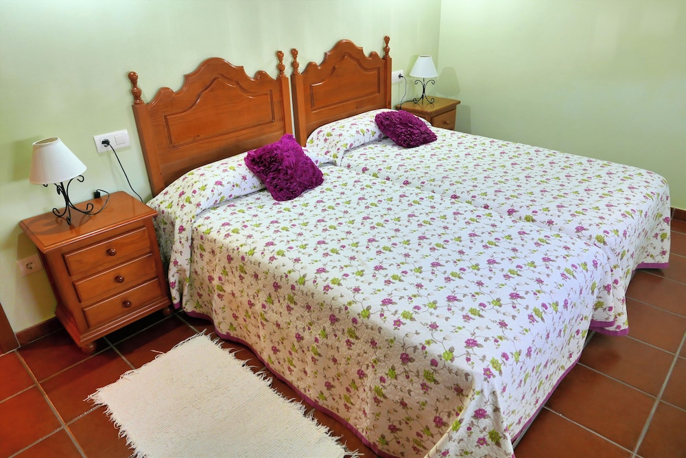 Cottage in an idyllic setting, 5 minutes from the beach - Collera | Vrbo