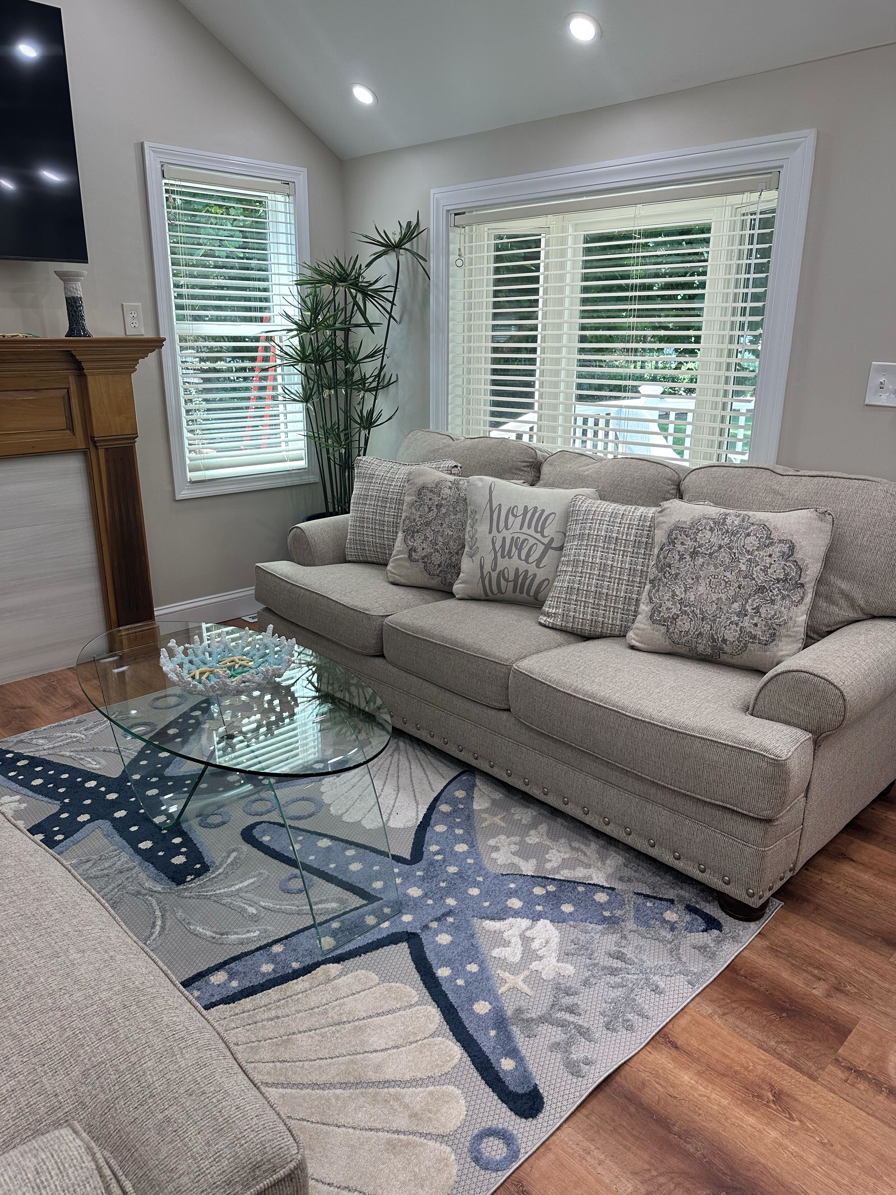 Centrally Located Orleans Home W/ Outdoor Seatiing - Orleans, MA
