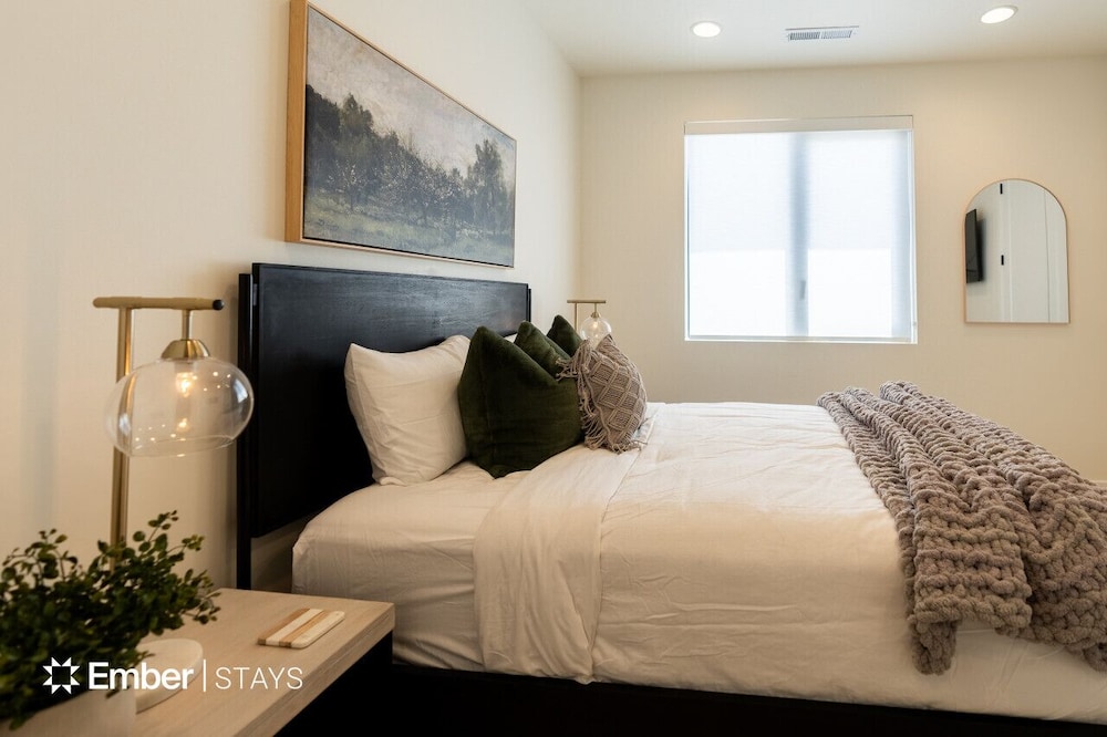 Desert Rey at Desert Color (by Ember Stays) - St. George | Vrbo