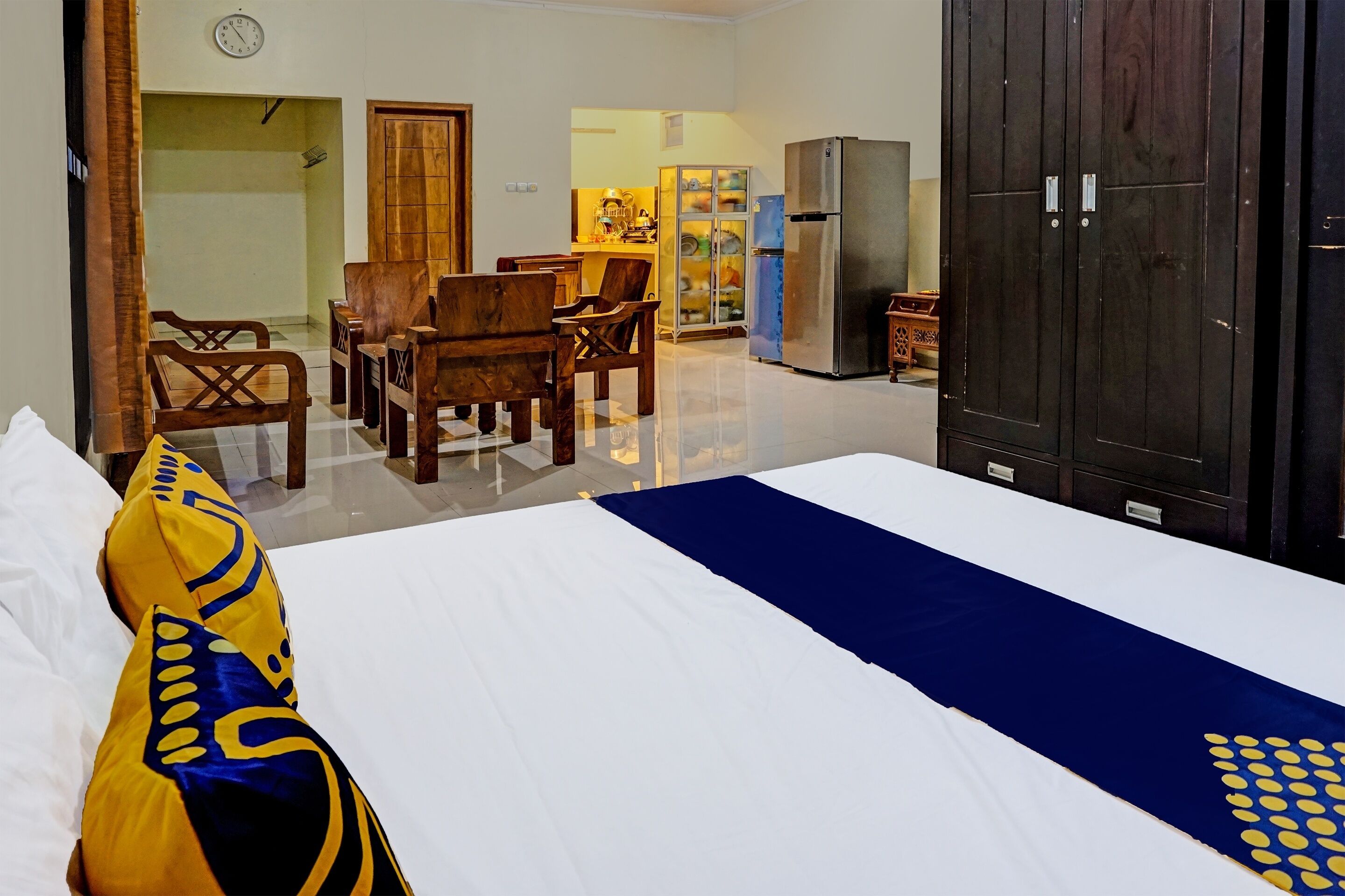 Quarto casal | Escrivaninha, roupa de cama