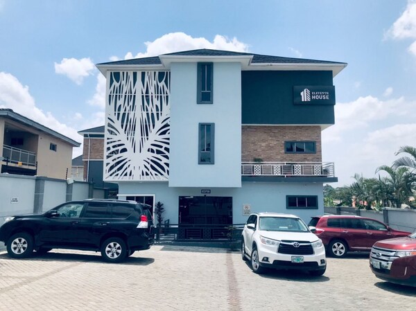 Eleventh House Hotel & Suites Ibadan - イバダン