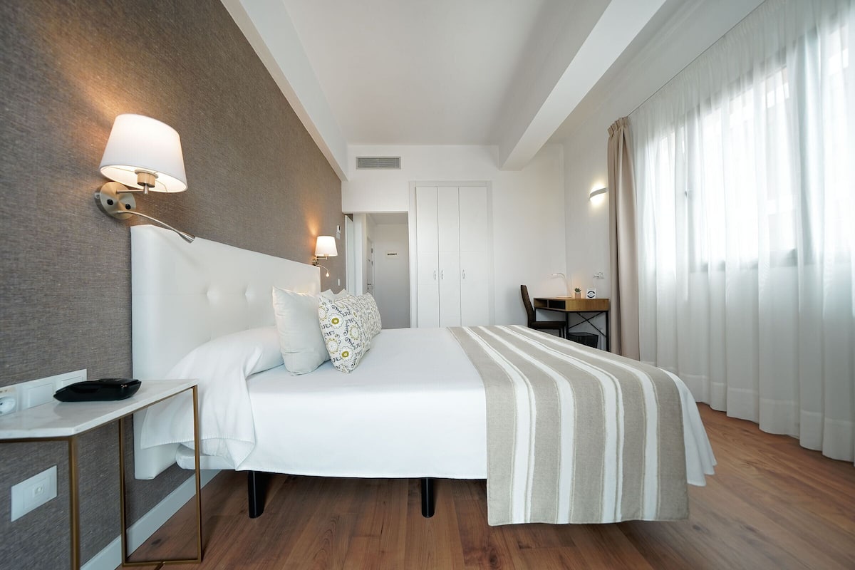 Quarto premium, terraço | 1 quarto, roupas de cama antialérgicas