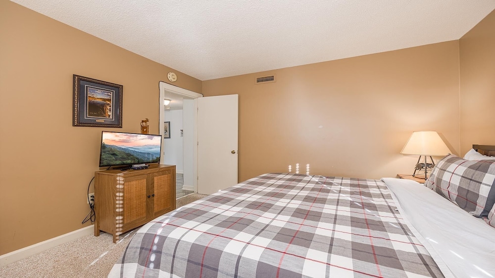 Smokies Summit View- Mtn Views, Resort Pools And Amenities - Pigeon Forge, TN