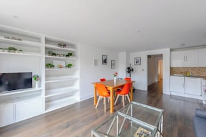Apartamento Básico, 1 cama king-size e sofá-cama | Interior