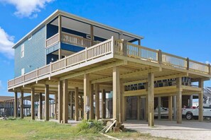 Texas Music House: 6 BR, 6 BA House in Crystal Beach , Sleeps 22 ...