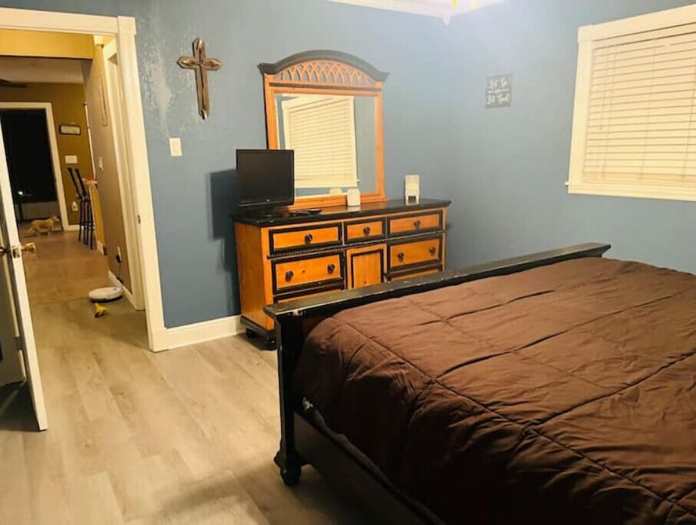 Cabin Getaway near Alexander Springs & Astor - Lake County | Vrbo