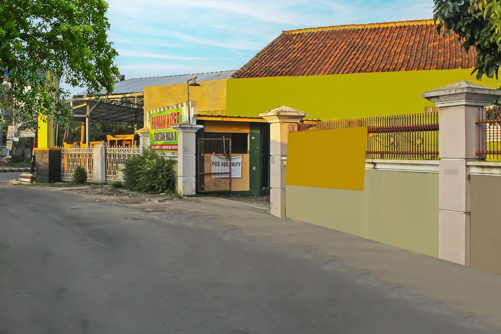 Oyo Life 92593 Penginapan Sultan Haji 1 - Kedaton
