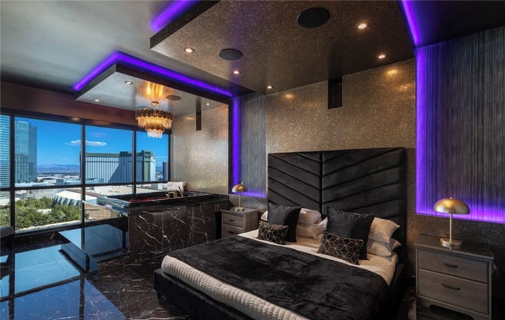 The Sky Villa Ultra Luxury High Rise Las Vegas Penthouse - The LINQ Hotel + Experience
