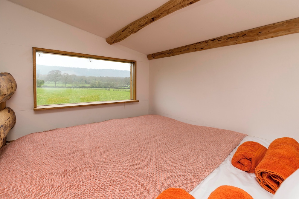 Timber Country, Westerlands. Off-grid, Solar Panelled, Outdoor Bath, Private. - South Downs