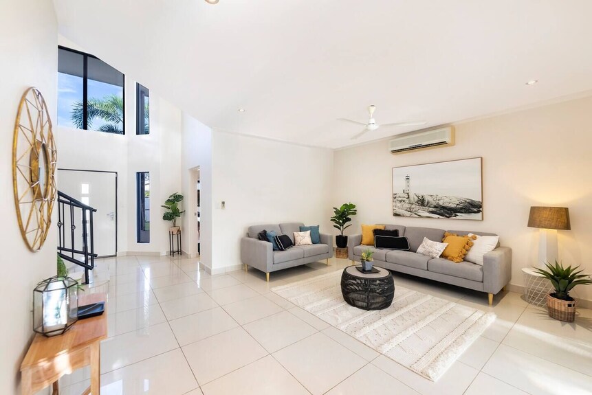 Luxe Bayview Oasis With Dream Waterfront Pool - Darwin