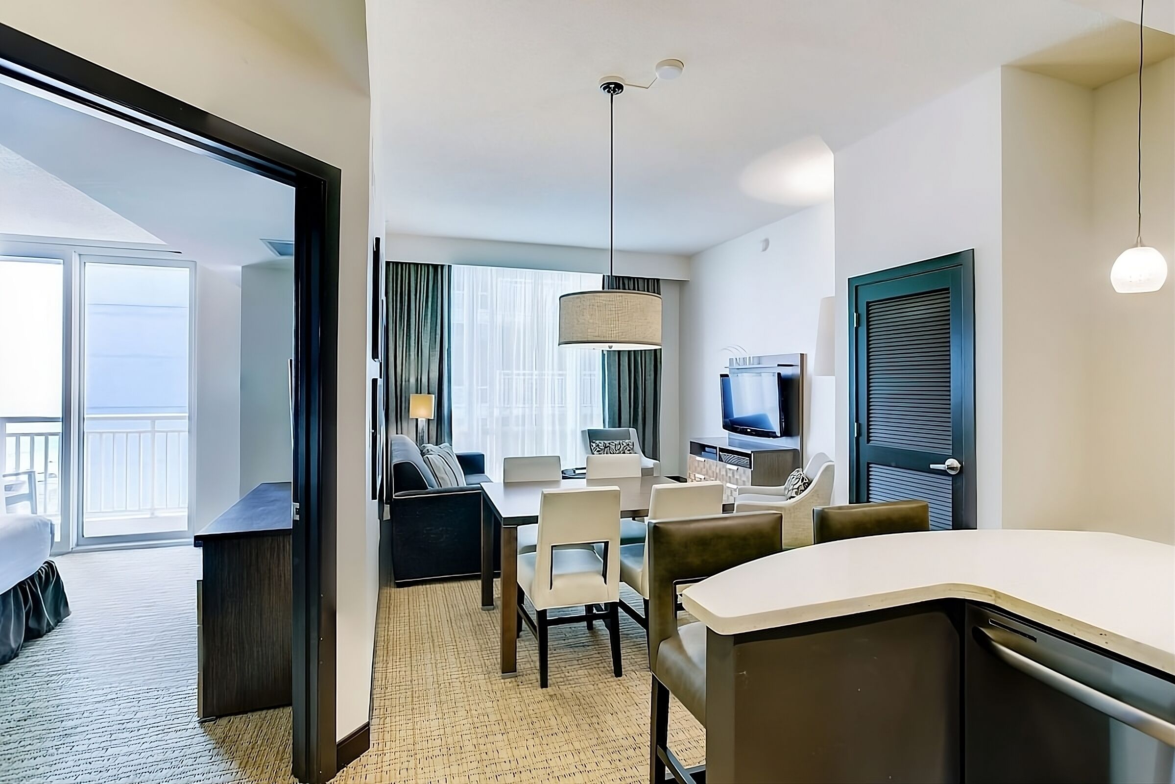 Endless Fun At Your Doorstep! Swimming Pool, Full Kitchen, Ocean View! - Virginia Beach, VA