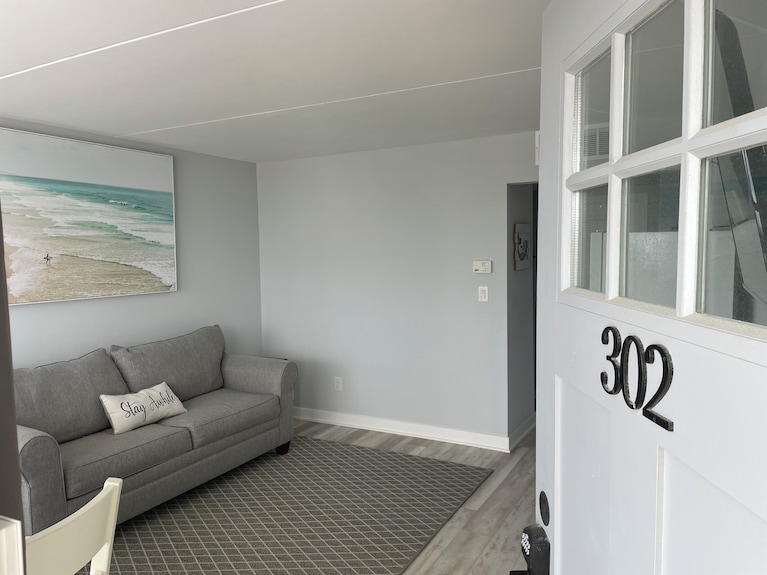 Settle In The Sun!\nfantastic Centrally Located North Wildwood Condo - Avalon, NJ