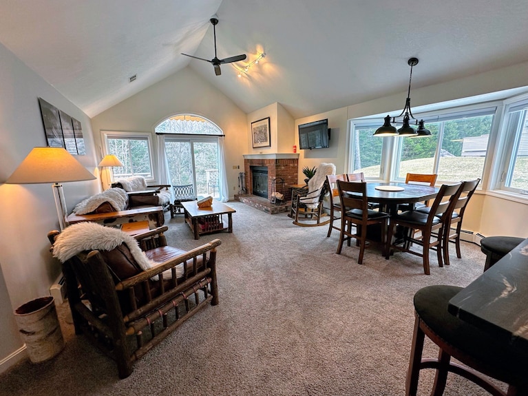 Fv44 Tastefully Updated Single Level With Ac, Wifi, Minutes From Skiing, Dog Friendly! - New Hampshire