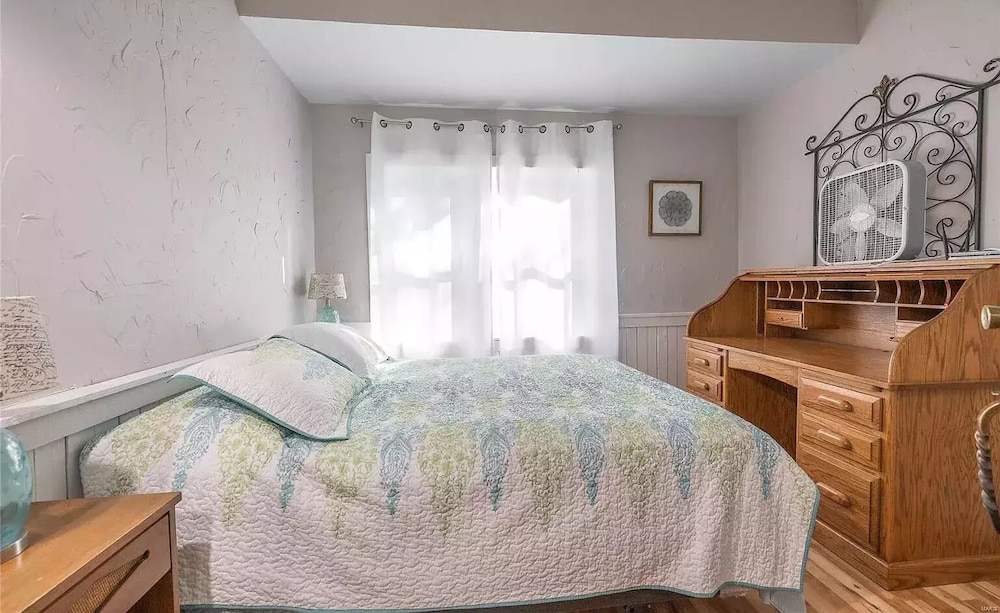 Three Rivers Retreat in Steelville, MO Cabin on 20 Acres - Crawford ...